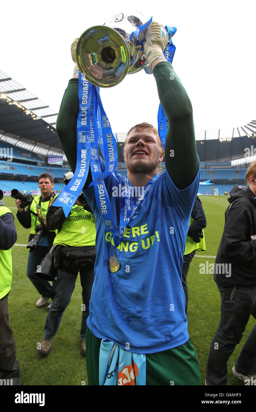 Afc wimbledons goalkeeper seb brown celebrates with the cup hi-res ...