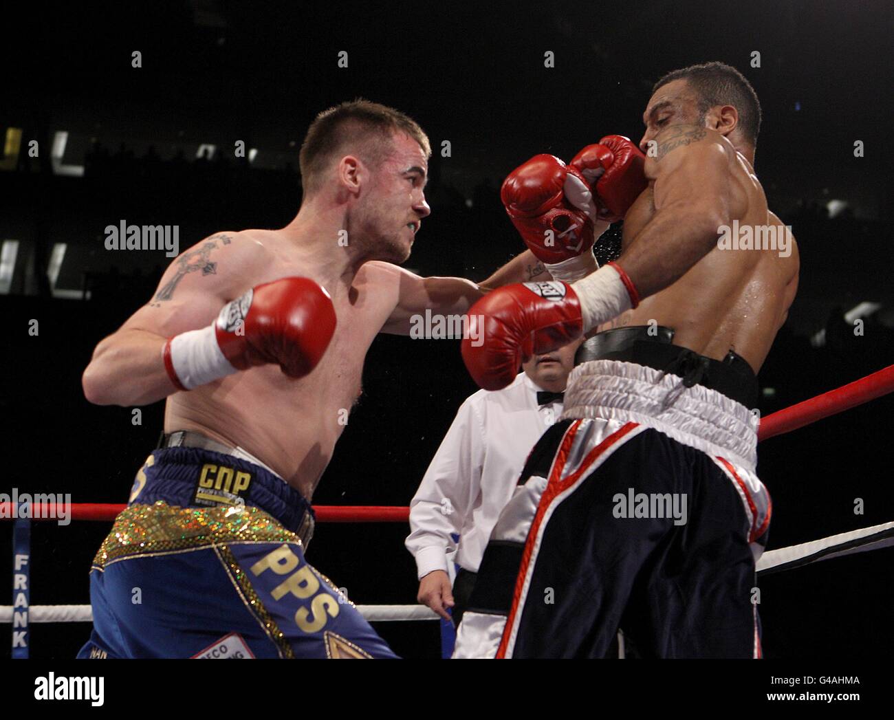 Boxing this is it the o2 hi-res stock photography and images - Alamy