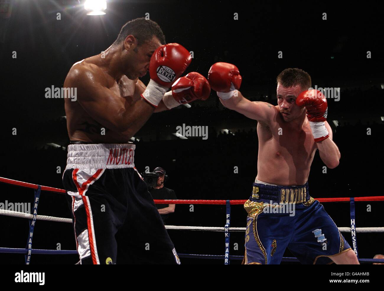 Boxing - This Is It - The O2. Young Mutley (left) and Frankie Gavin ...