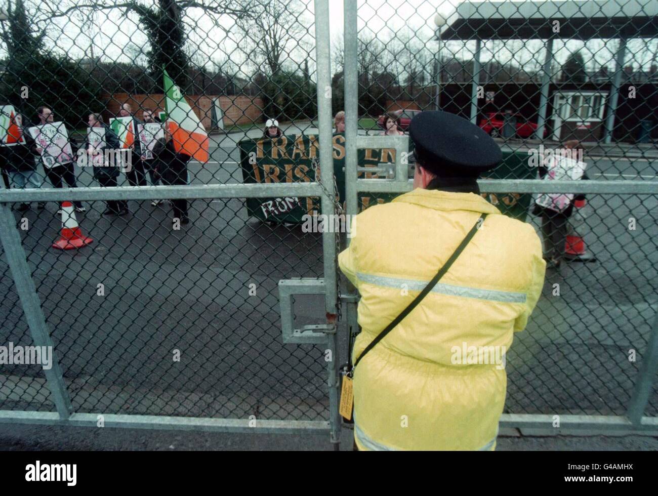 Stormont security staff prevent protesters entering the All Party Talks ...