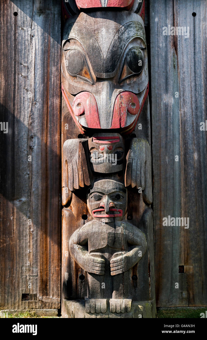 First Nation, Haida, Totem pole,featuring beaver head, Thunderbird Park ...