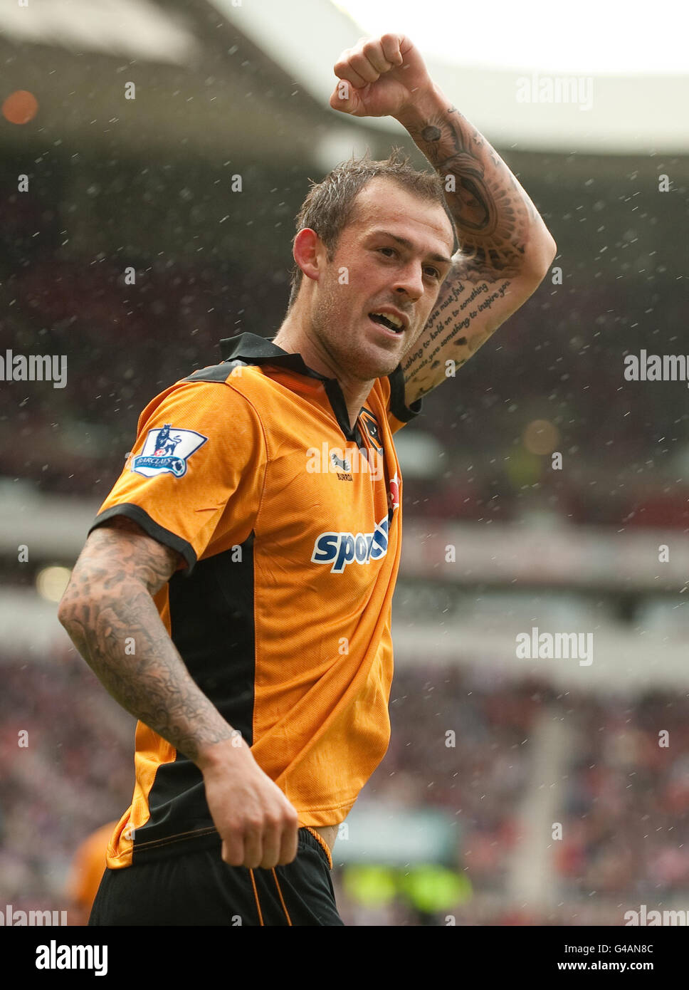 Wolverhampton Wanderers' Steven Fletcher celebrates scoring his team's ...
