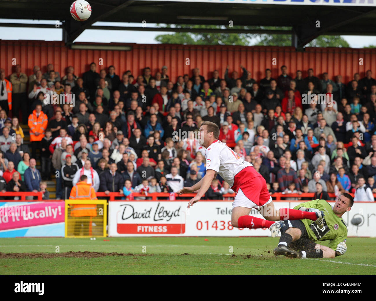 Full length ball alex datacoapplies hi-res stock photography and images ...
