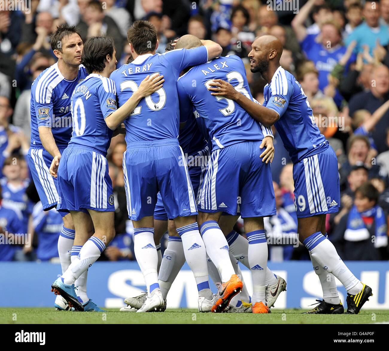 Chelsea players celebrate after branislav ivanavic his teams opening ...