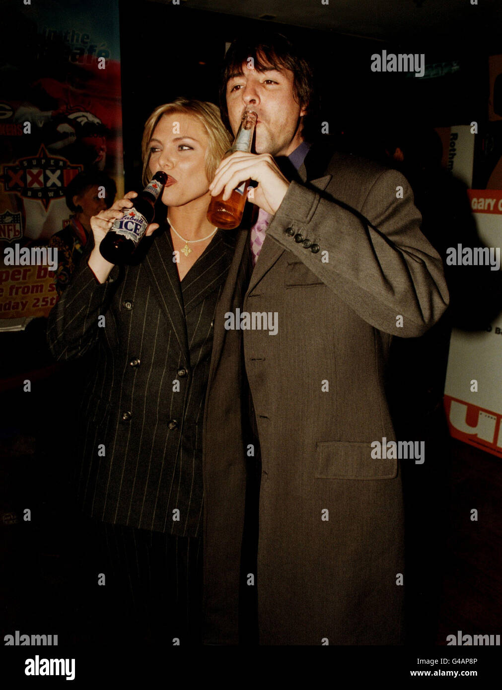 PA NEWS PHOTO 21/01/98 ACTOR NEIL MORRISSEY AND ACTRESS SAMANTHA JANUS ...