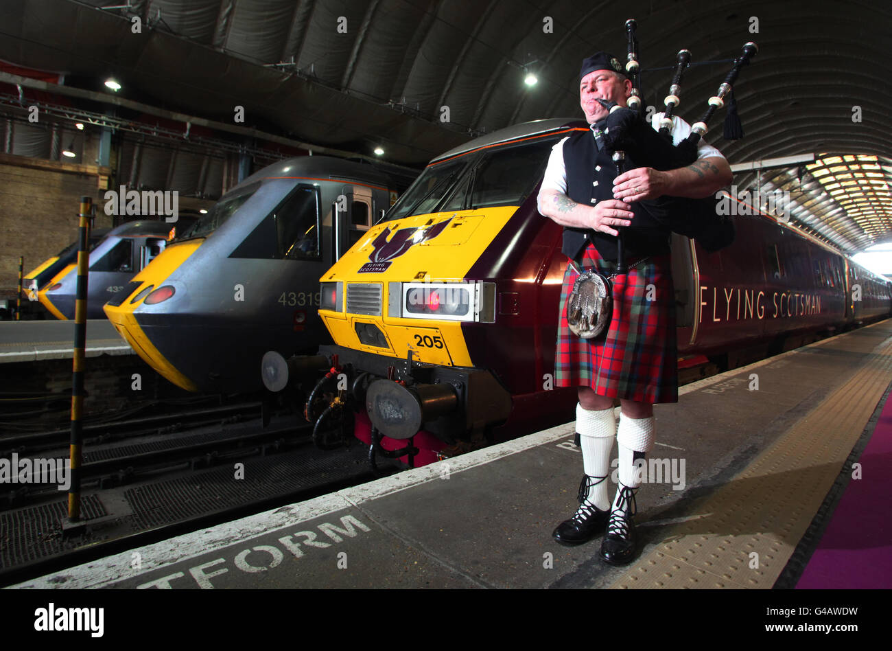 Train on new east hi-res stock photography and images - Alamy