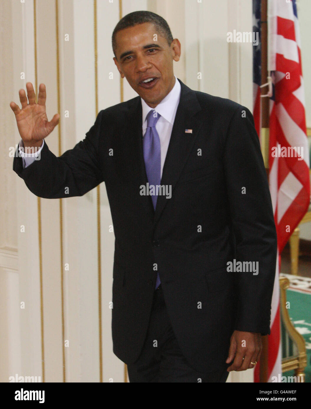 US President Barack Obama meets Irish President Mary McAleese at Aras ...