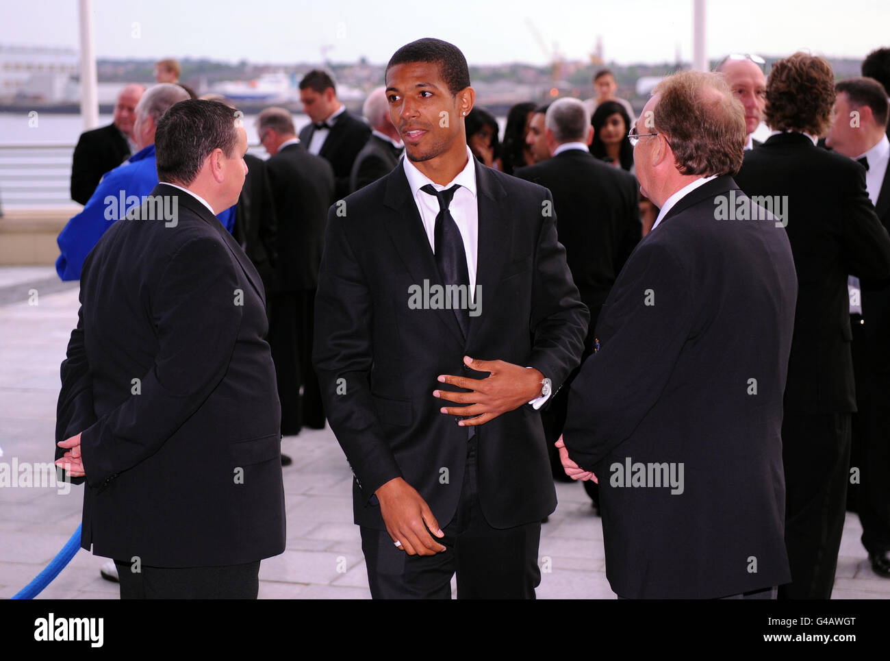 Evertons jermaine beckford centre arrives for the everton end of hi-res ...