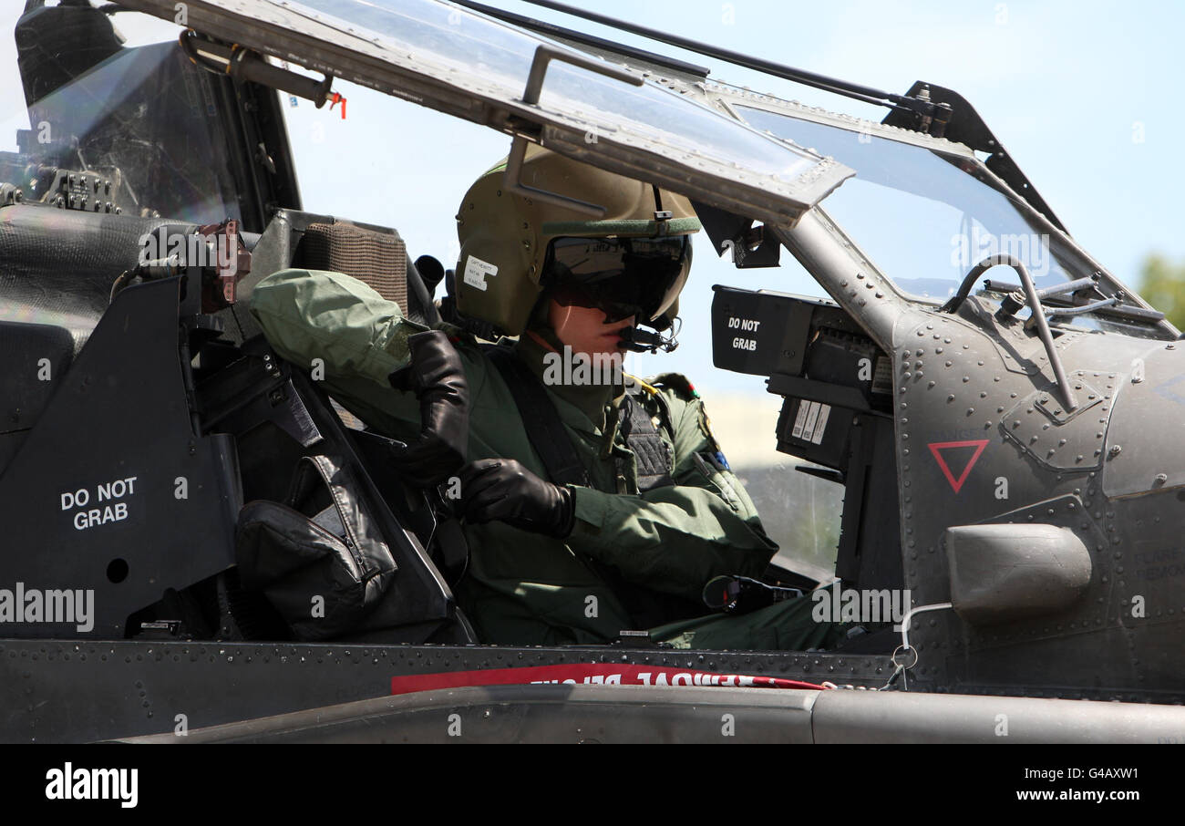 Apache helicopter demo Stock Photo - Alamy