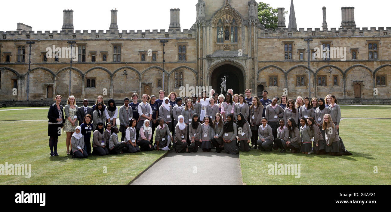 Students elizabeth garrett anderson ega secondary school hi-res stock ...