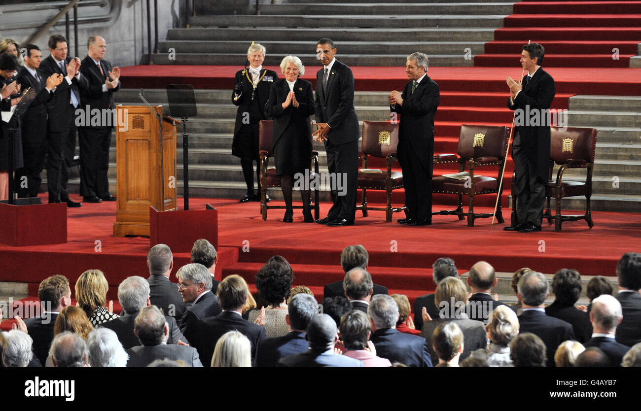 Obama full length standing hi-res stock photography and images - Alamy