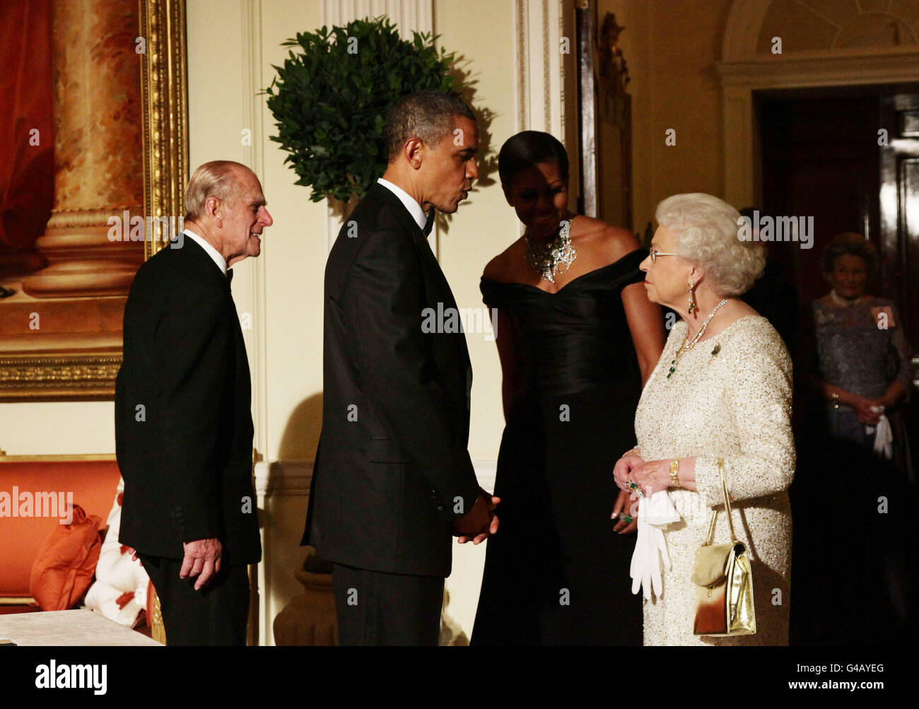 US President Barack Obama and First Lady Michelle Obama bid farewell to ...