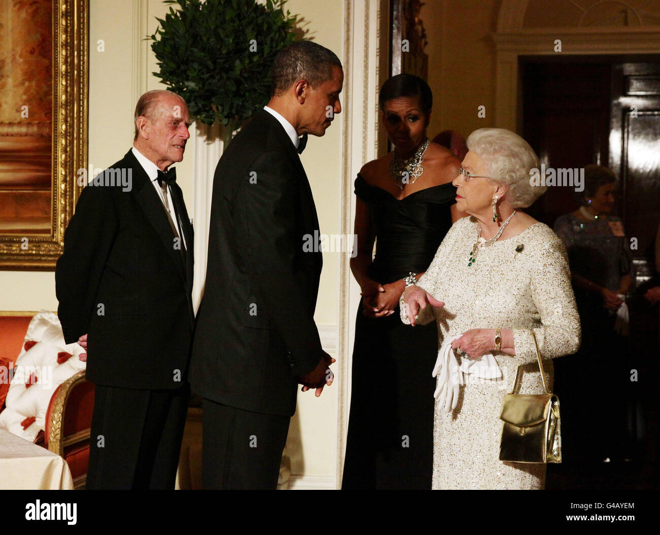 Us president obama queen elizabeth hi-res stock photography and images ...