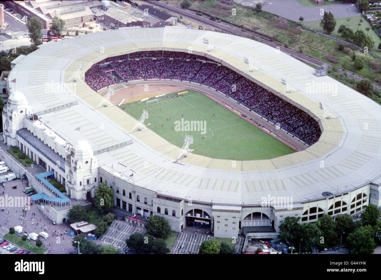 Capacity wembley stadium hi-res stock photography and images - Alamy