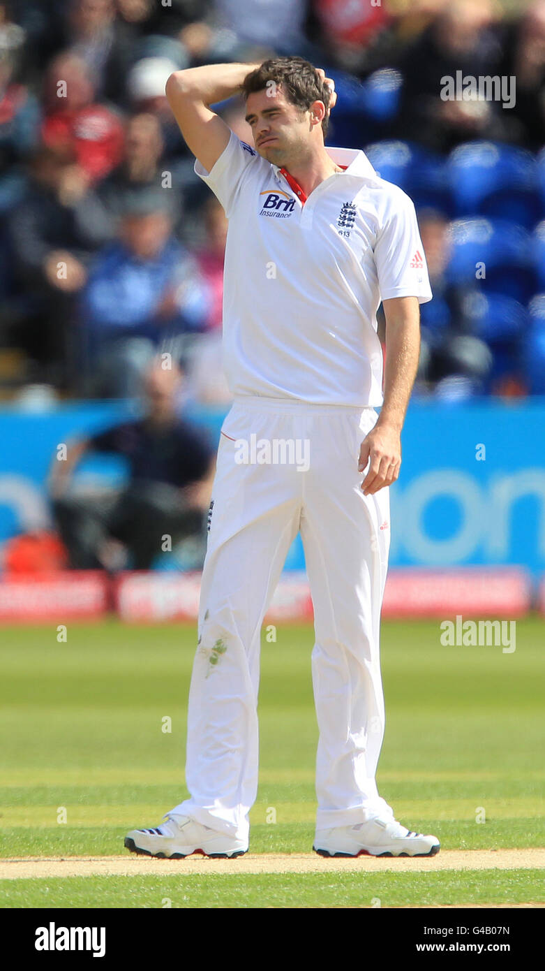 Cricket - npower First Test - Day One - England v Sri Lanka - SWALEC ...
