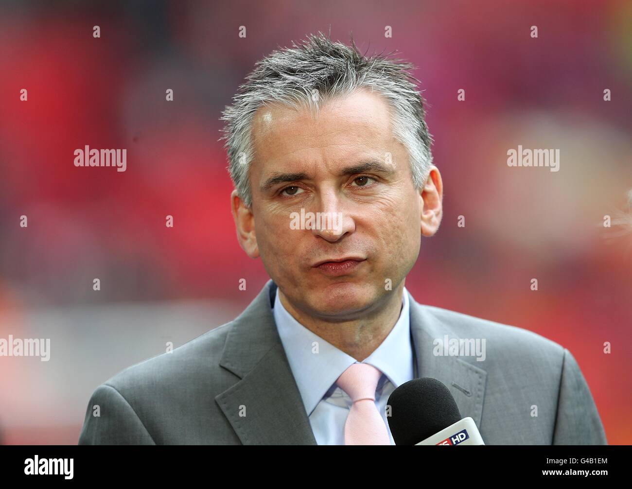 Alan smith is interviewed by skysports prior to kick off hi-res stock ...