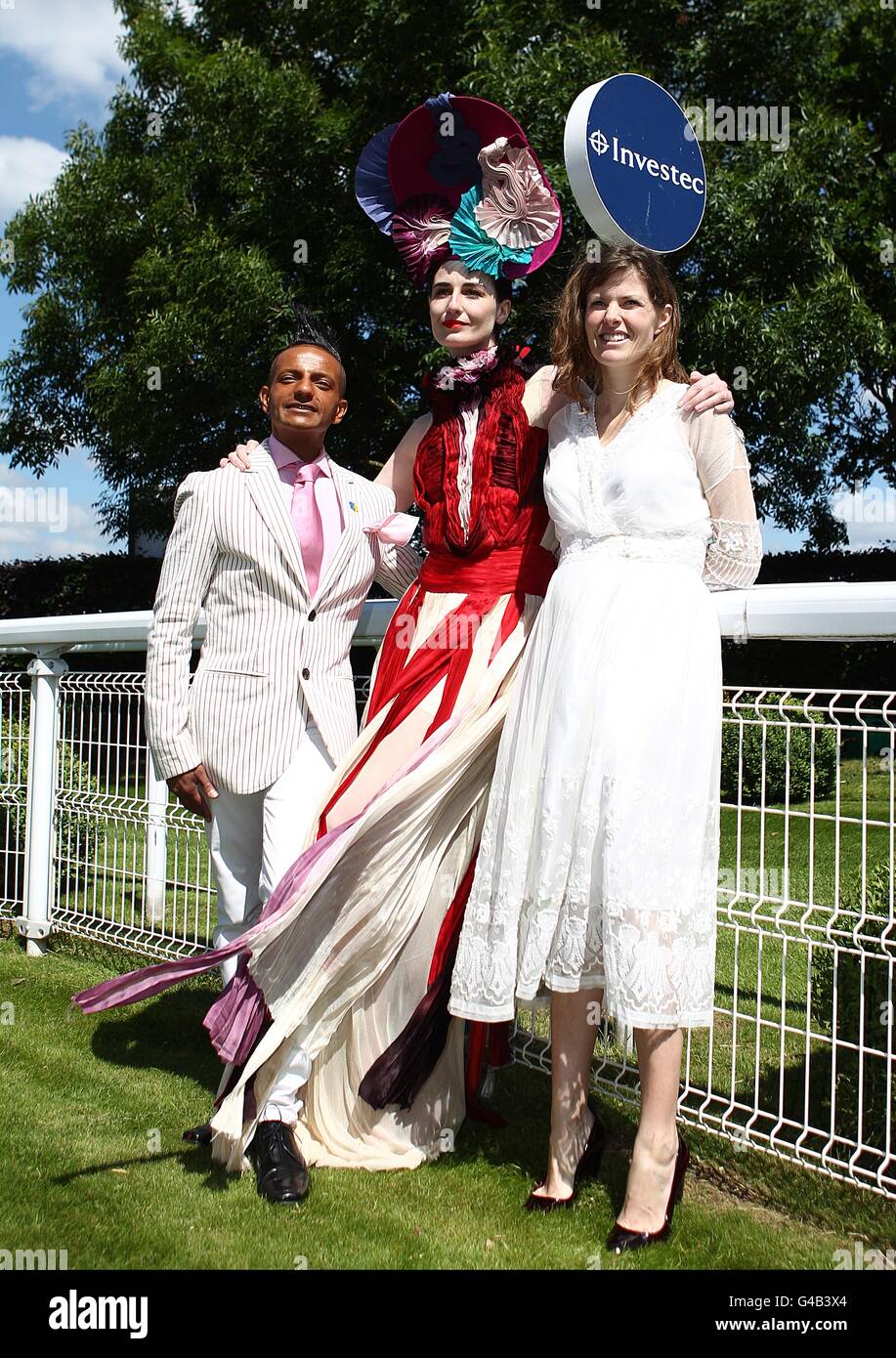 (L-R) Hat designer Louis Mariette, Model Erin O'Connor and dress ...