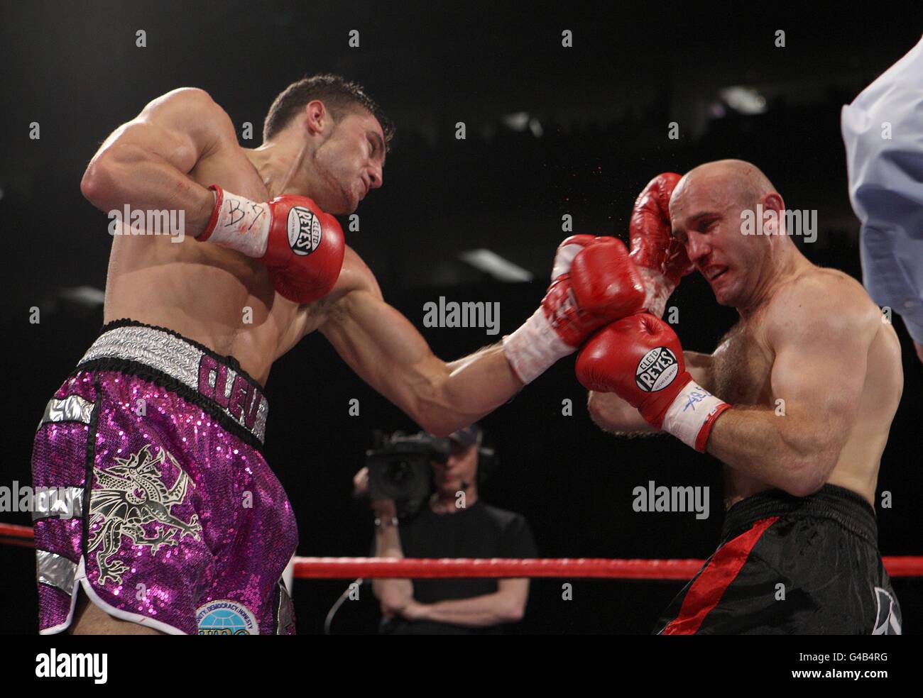Boxing - This Is It - The O2 Stock Photo - Alamy