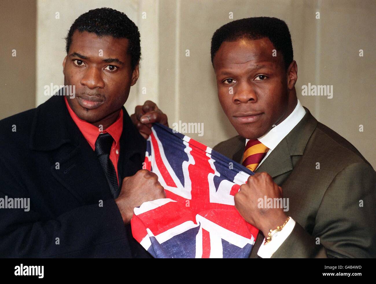 WBO World Cruiserweight Champion Carl Thompson (left) faces opponent ...