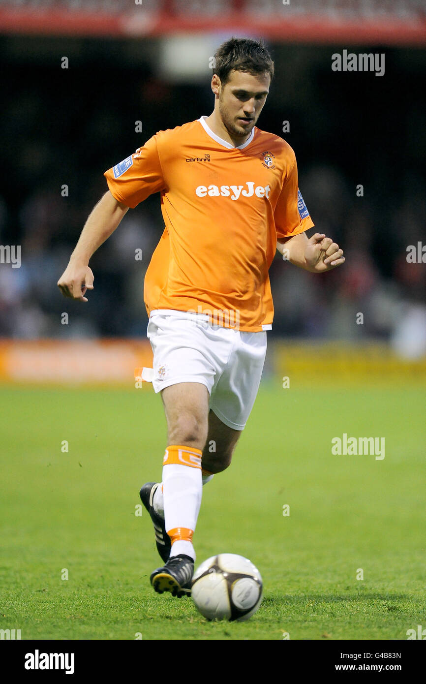 Luton v wrexham hi-res stock photography and images - Alamy