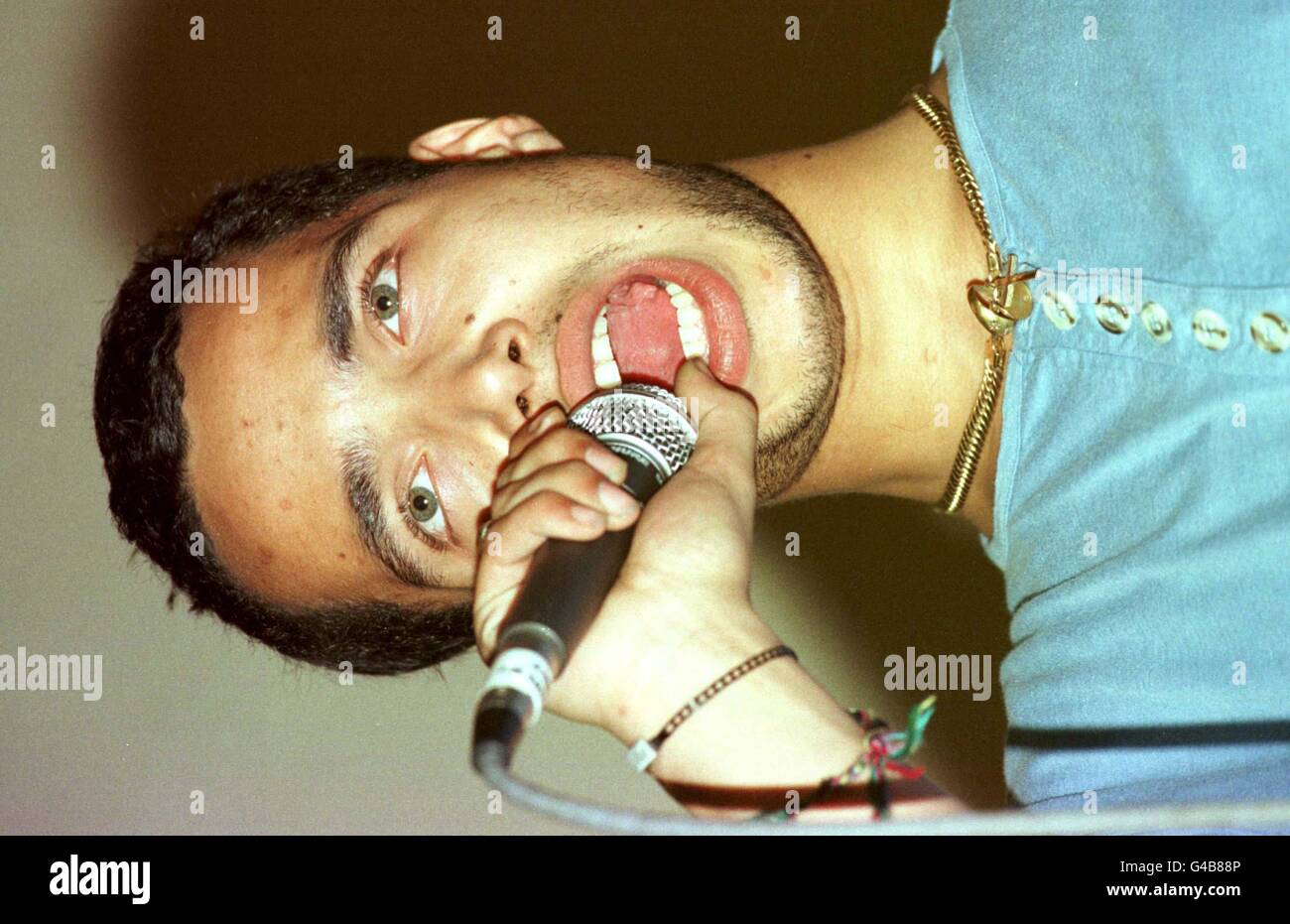 Finley Quaye on stage at Greenock Prison Stock Photo - Alamy