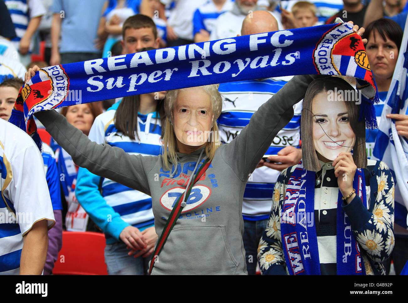Reading fans queen hi-res stock photography and images - Alamy