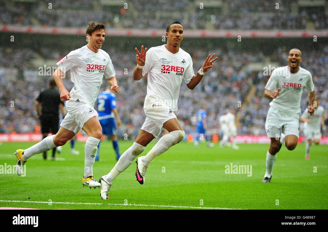 Scott sinclair swansea wembley hi-res stock photography and images - Alamy