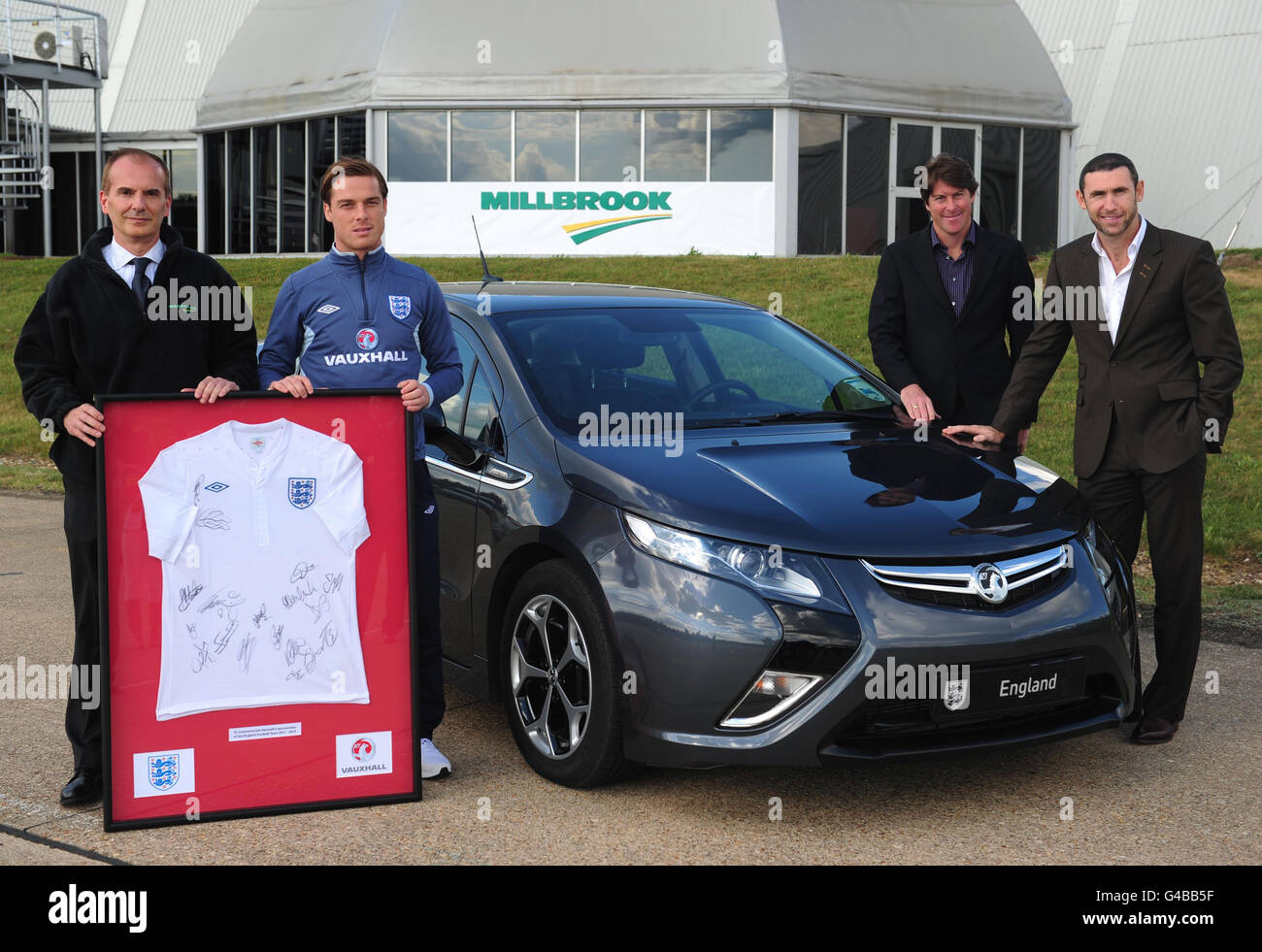 10002 soccer england parker hi-res stock photography and images - Alamy