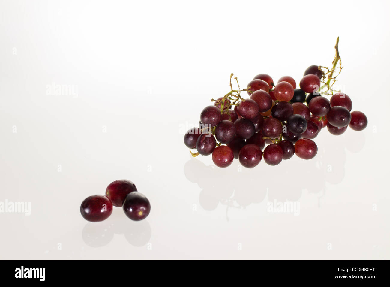 Wet red white grape hi-res stock photography and images - Alamy