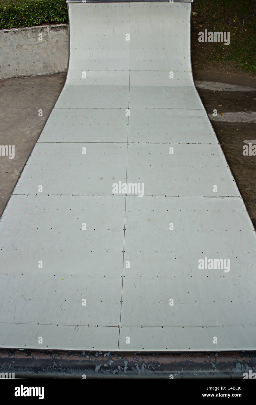 Empty skate park hi-res stock photography and images - Alamy