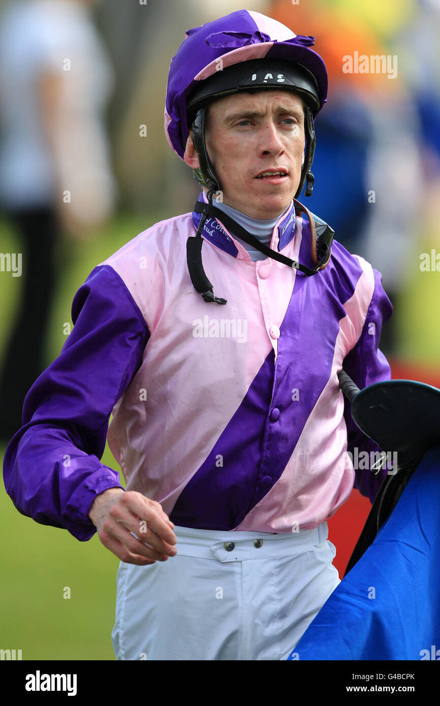 Jockey shane kelly at nottingham racecourse hi-res stock photography ...