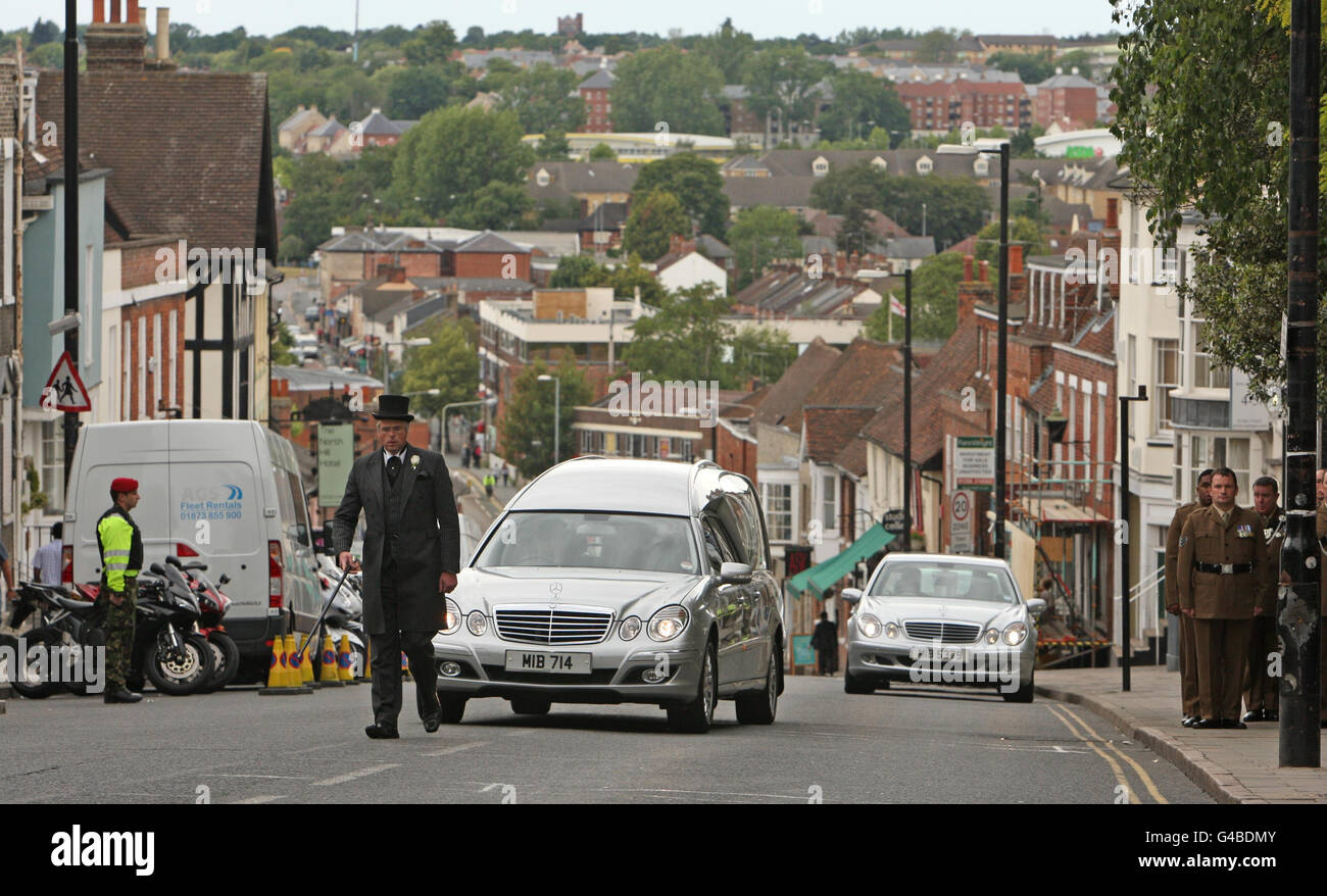 The funeral cortege of Colour Serjeant Kevin Fortuna 1st Battalion The ...