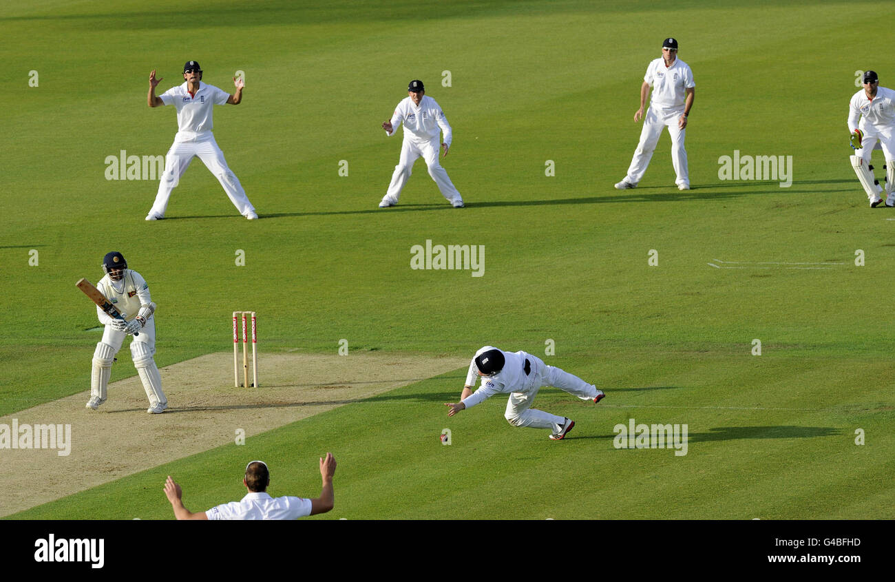 Cricket - npower Third Test - England v Sri Lanka - Day One - The Rose ...
