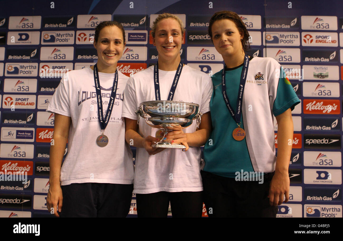 Elizabeth Simmonds (Gold) after winning the Women's 200m Backstroke ...