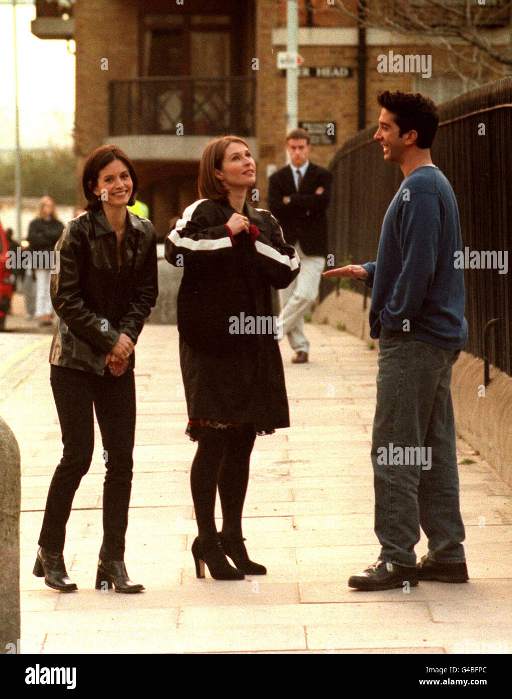 Courteney Cox E David Schwimmer Courteney Cox On Bad Face Work: 'I'm