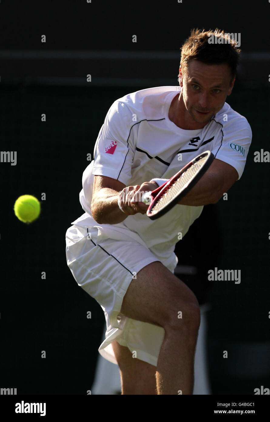 Sweden's Robin Soderling in action against Germany's Philipp Petzschner ...