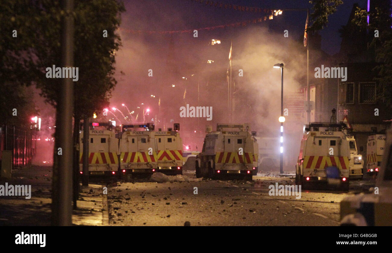 Rioting in Belfast Stock Photo - Alamy