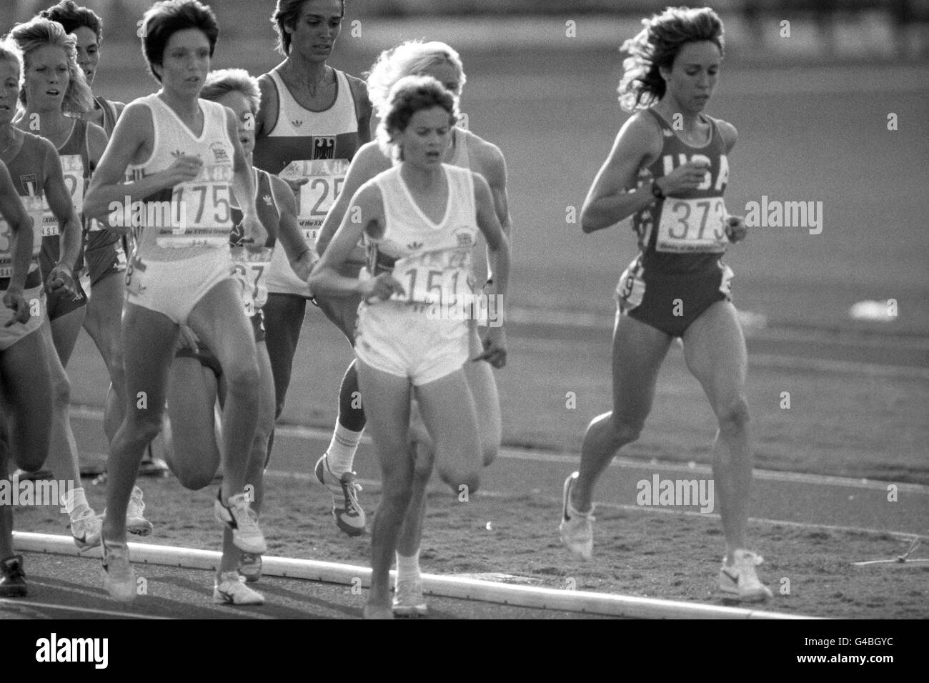 Mary Decker (USA) leads from Zola Bud (GBR). Also pictured Wendy Sly ...