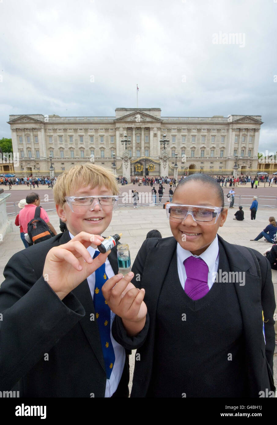 Water level experiment hi-res stock photography and images - Alamy