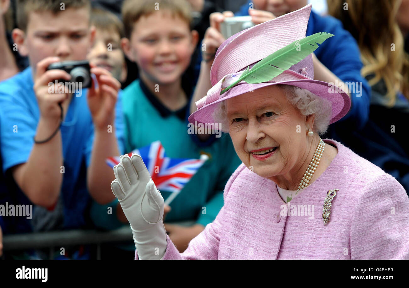 Queen Elizabeth II as cheering crowds lined the centre of Alnwick ...