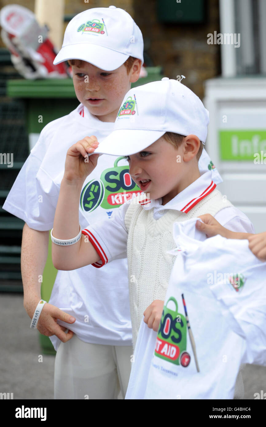 Cricket lv sos kit aid day lords cricket ground hi-res stock ...