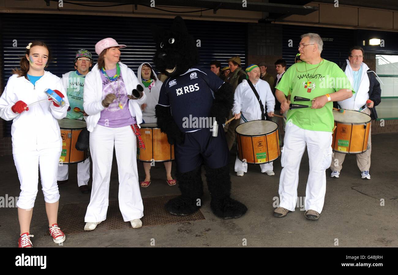 Scotty dog with fans with band during the Emirates Airline Edinburgh ...