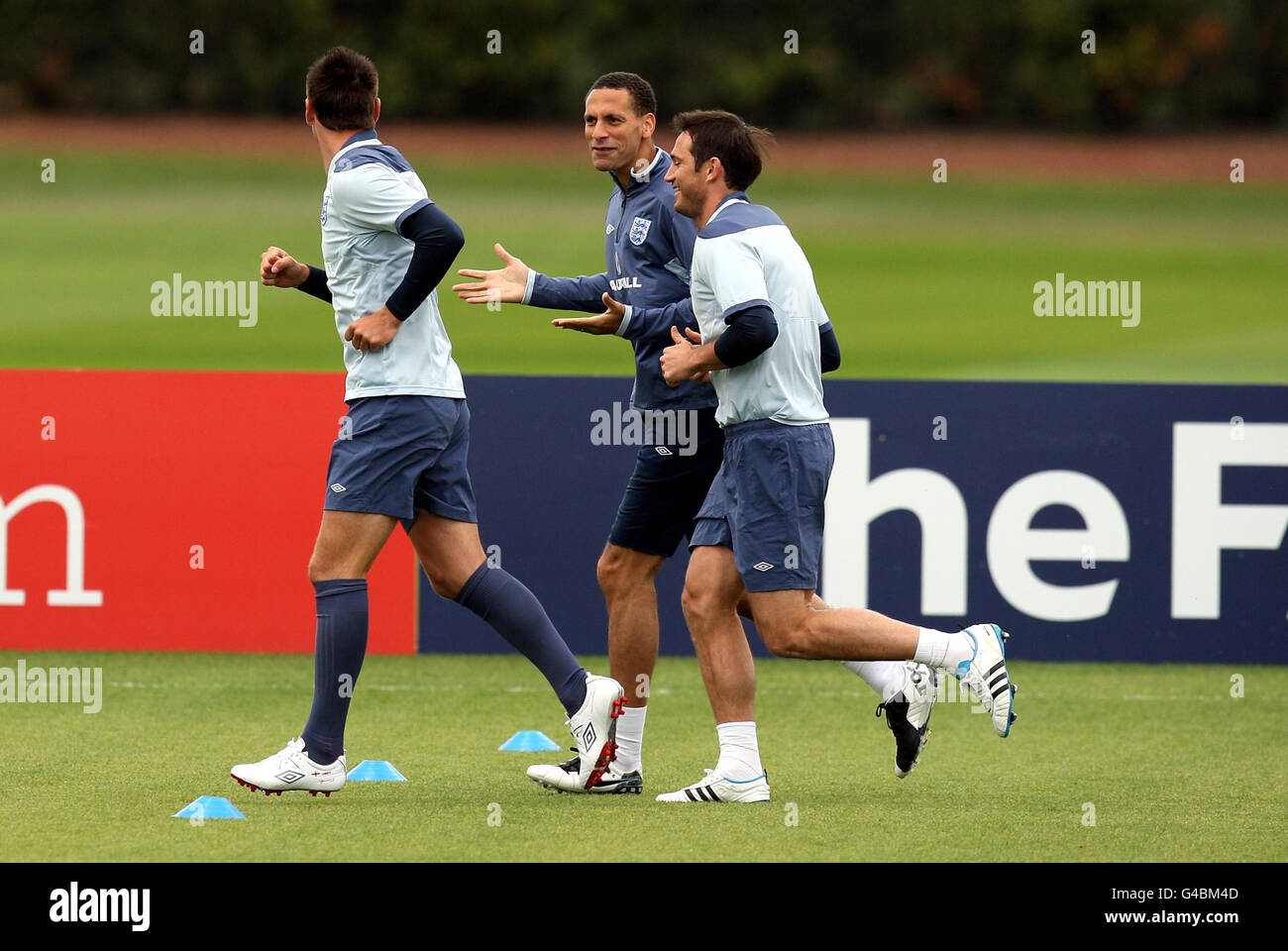 Rio ferdinand training england hi-res stock photography and images - Alamy
