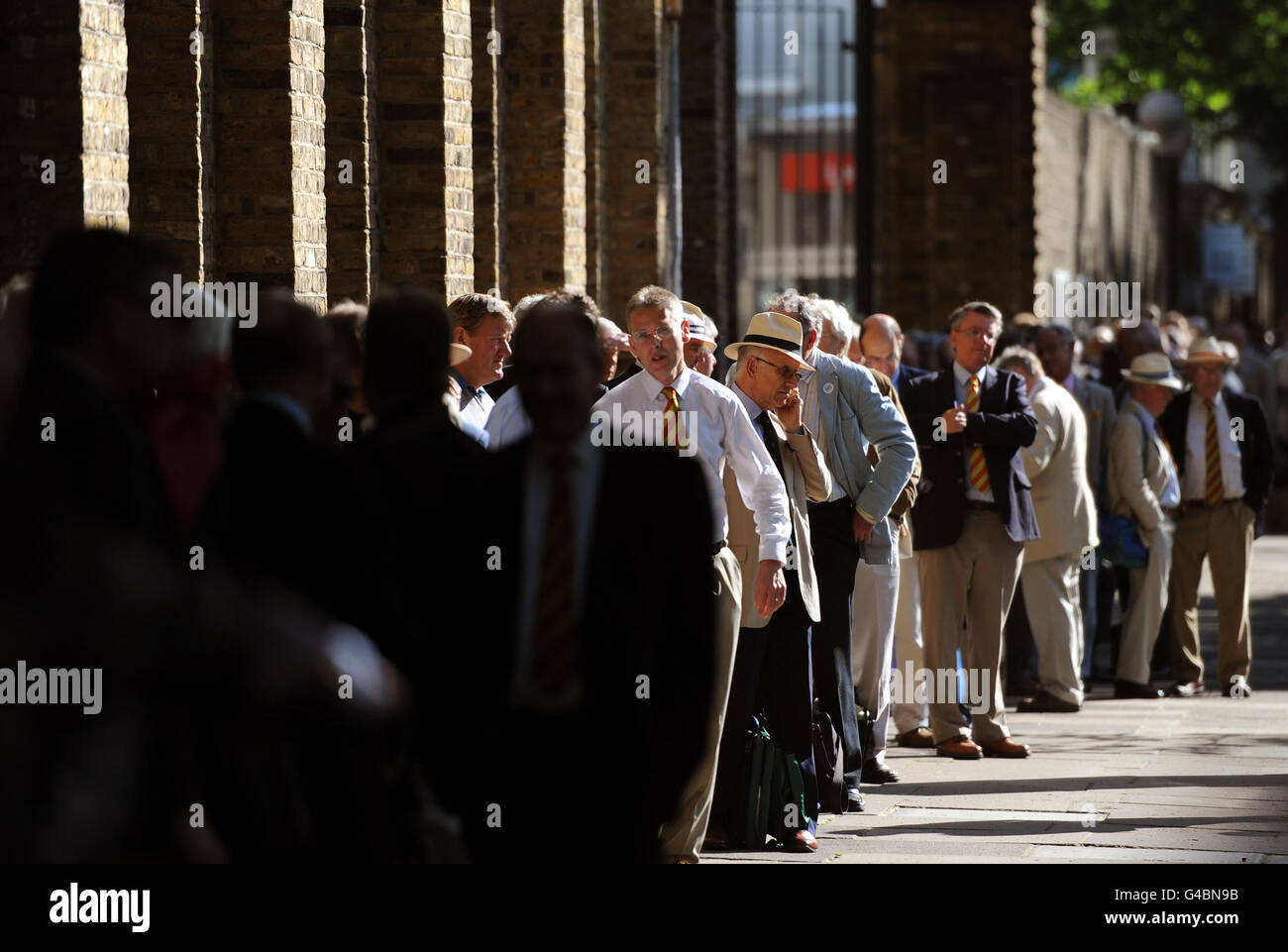 Cricket lord's mcc members hi-res stock photography and images - Alamy