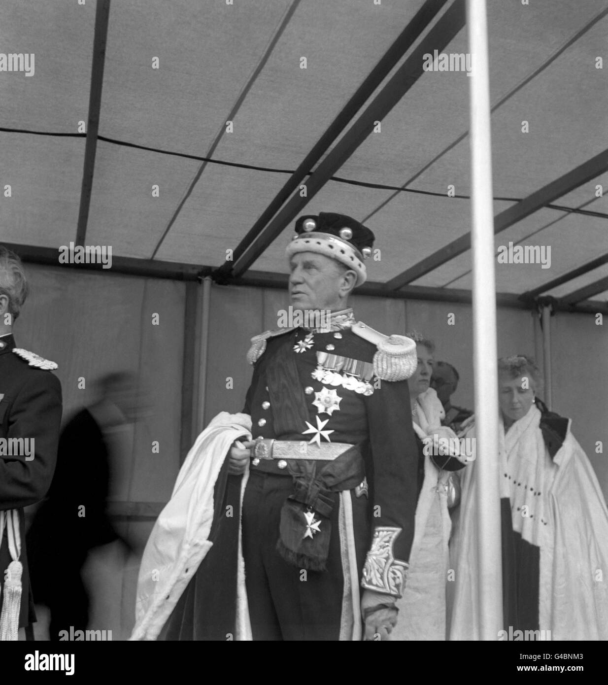 Lord wakehurst coronation queen elizabeth ii westminster abbey hi-res ...