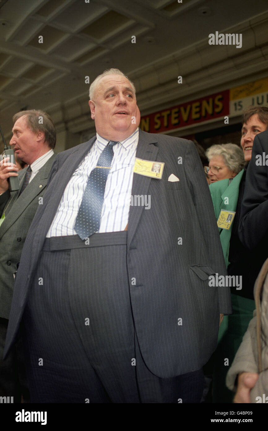 Cyril Smith at the Liberal Democrat Party Conference in Blackpool Stock ...