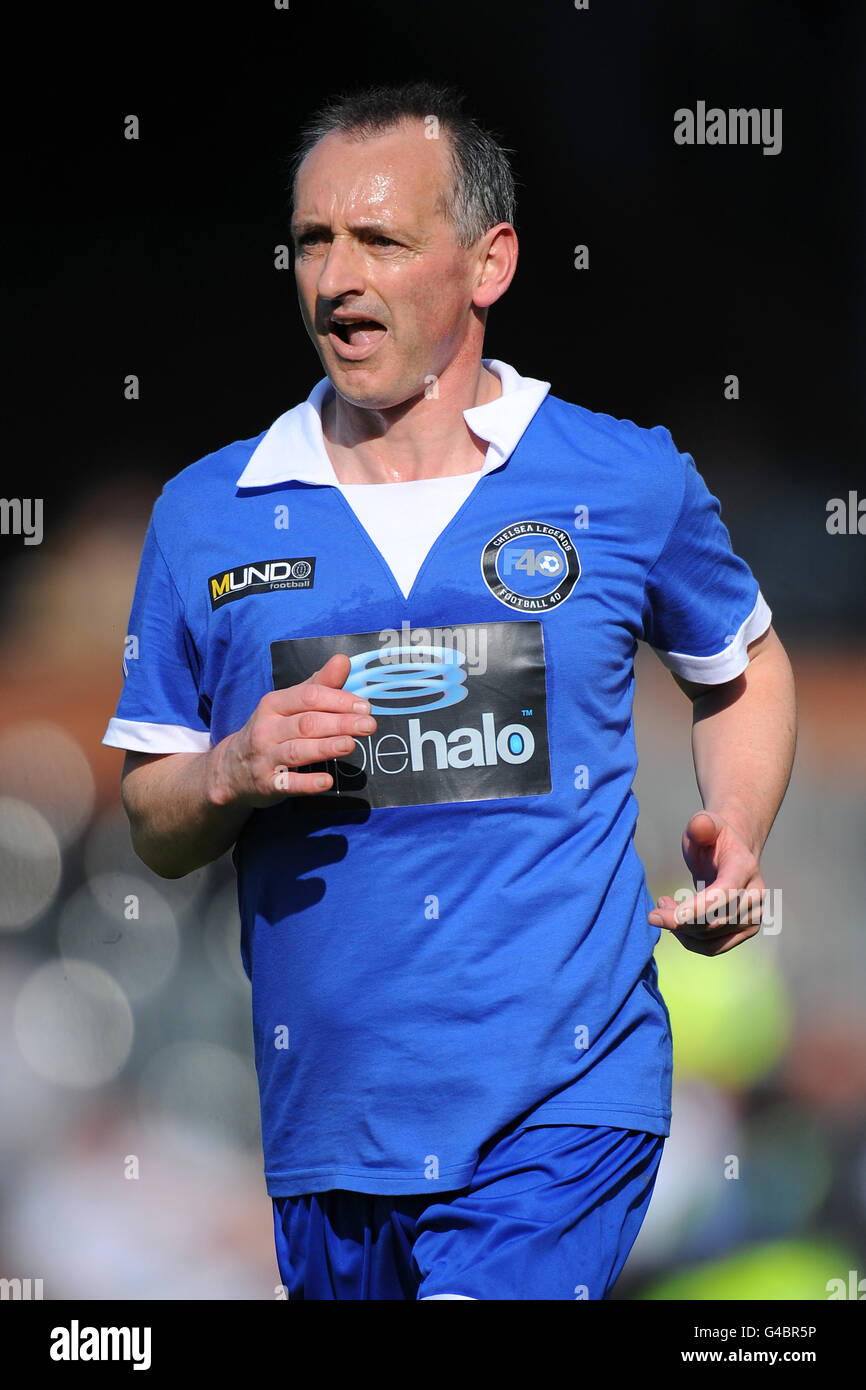 Pat nevin chelsea hi-res stock photography and images - Alamy
