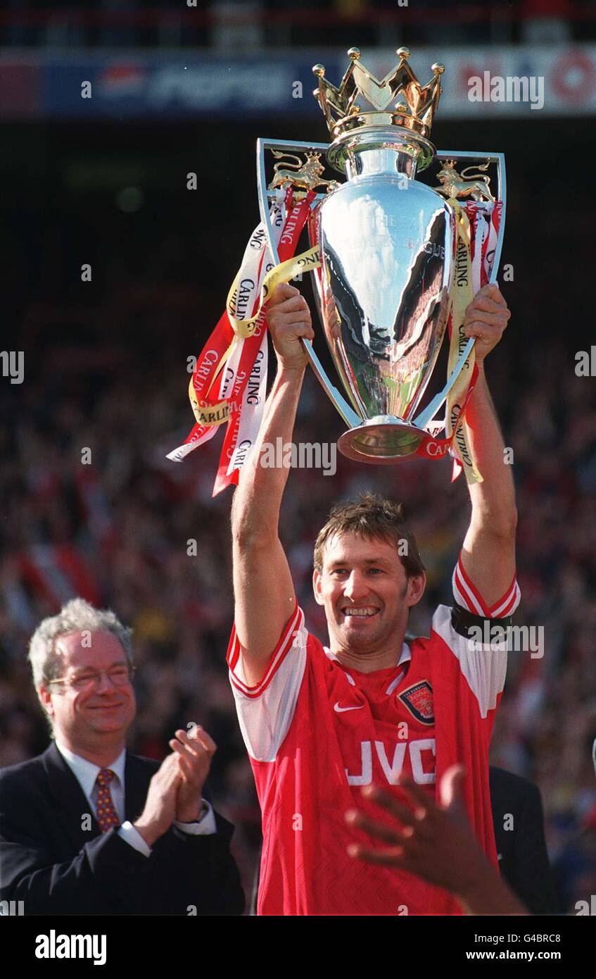 Arsenal captain tony adams hi-res stock photography and images - Alamy