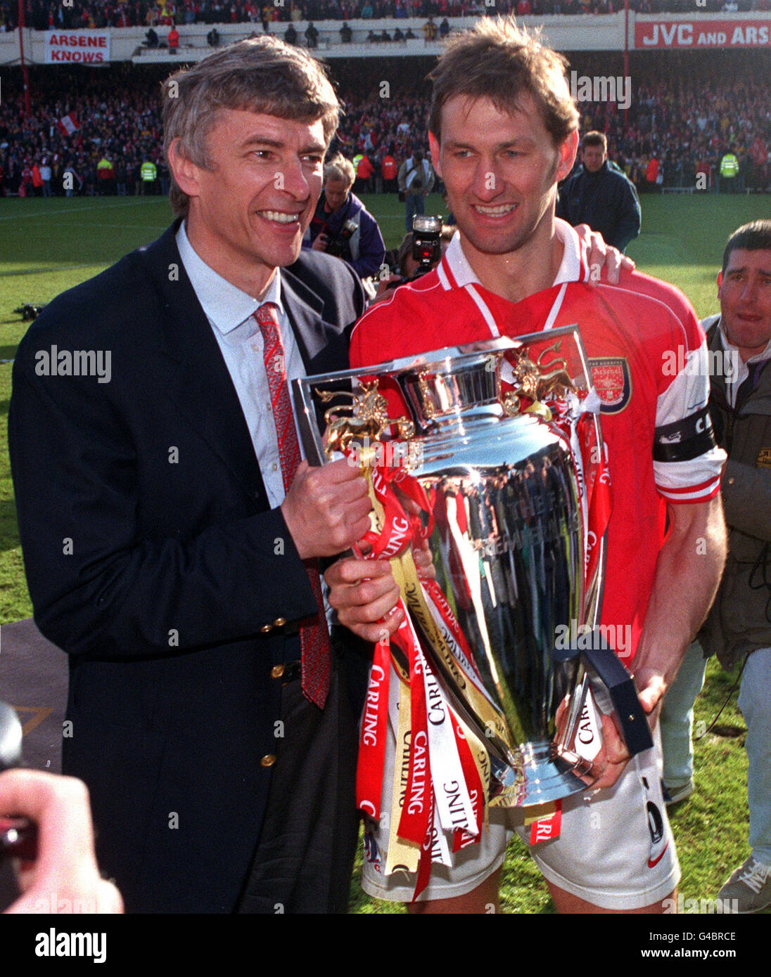 Arsenal captain tony adams hi-res stock photography and images - Alamy