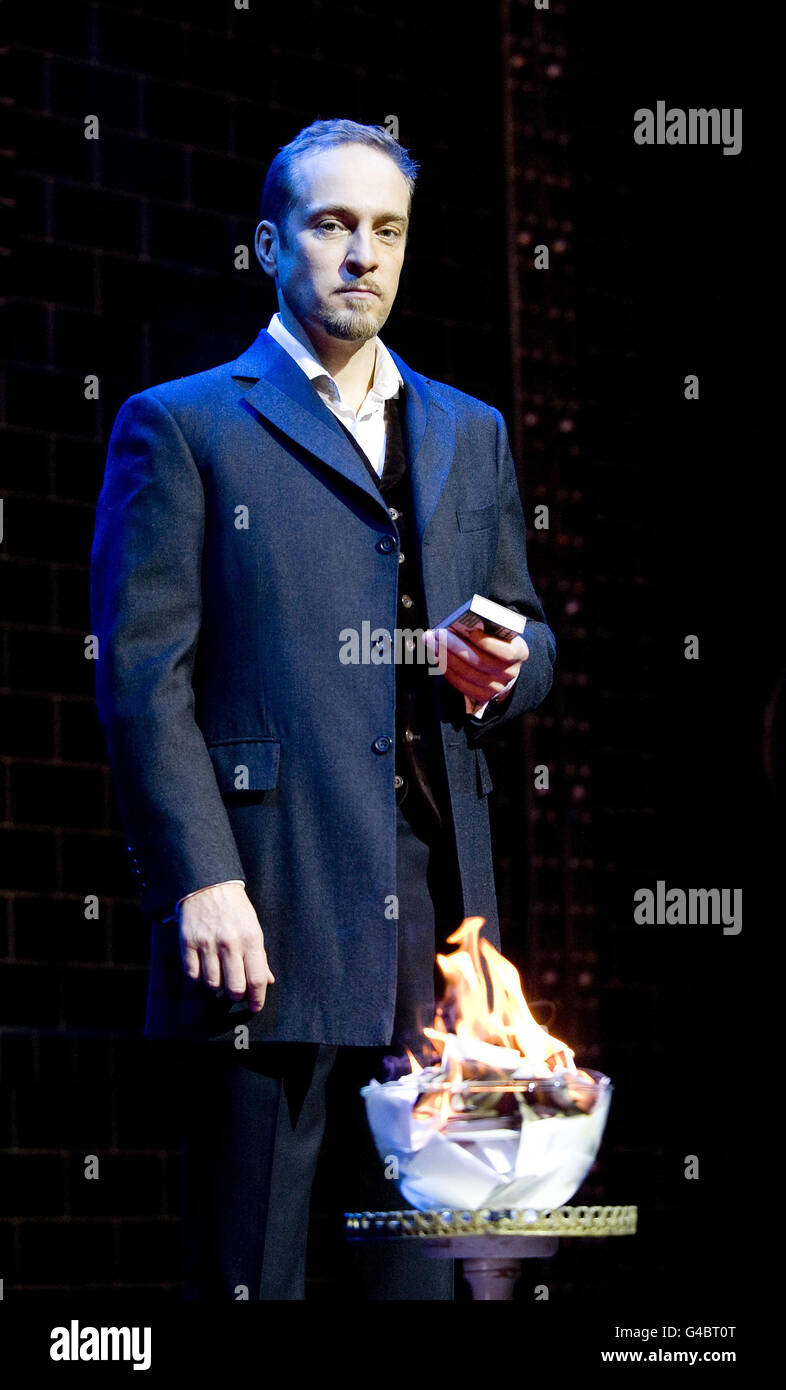 Derren Brown Svengali photocall - London Stock Photo - Alamy